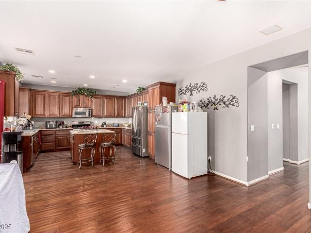 5241 Wild Sunflower St, North Las Vegas, NV 89081 | MLS #2716