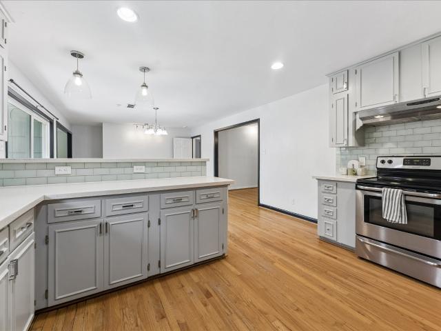 5242 Beechnut Street