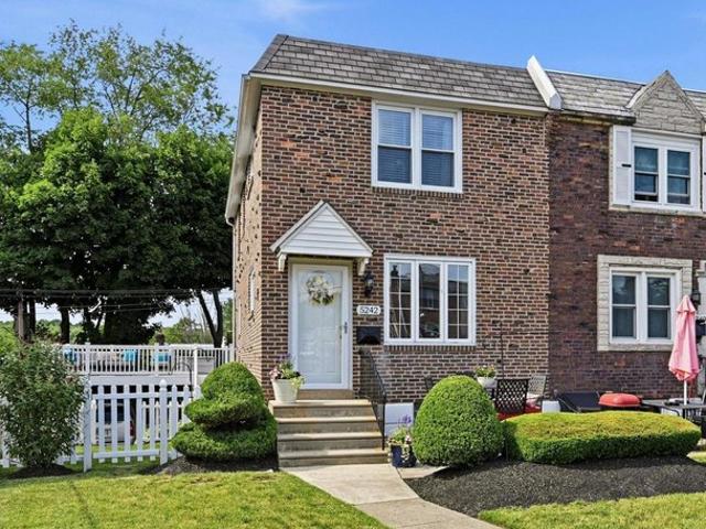 5242 Gramercy Dr, Clifton Heights, PA 19018