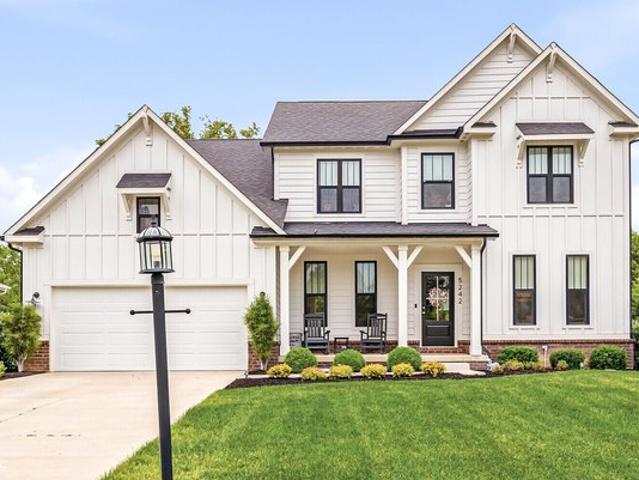 5242 Tulip Tree Dr, Noblesville, IN 46062