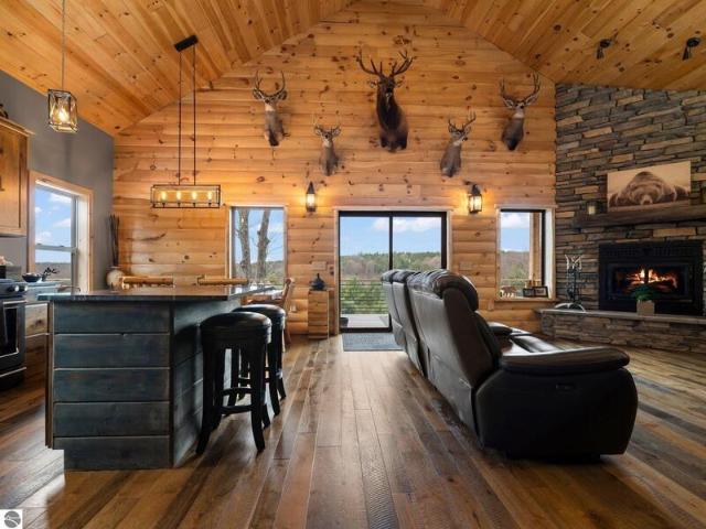 5242 W Big Sky Trail, Cadillac, MI 49601