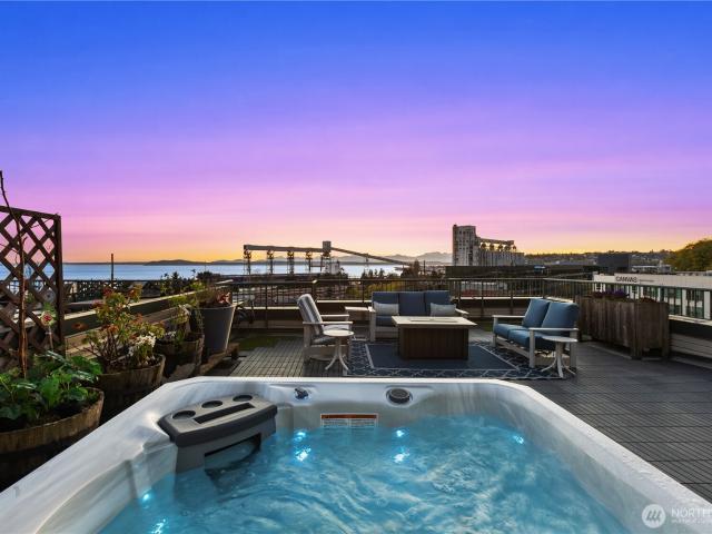 524 6th Ave W, Unit 407, Seattle, WA 98119 | MLS #2554