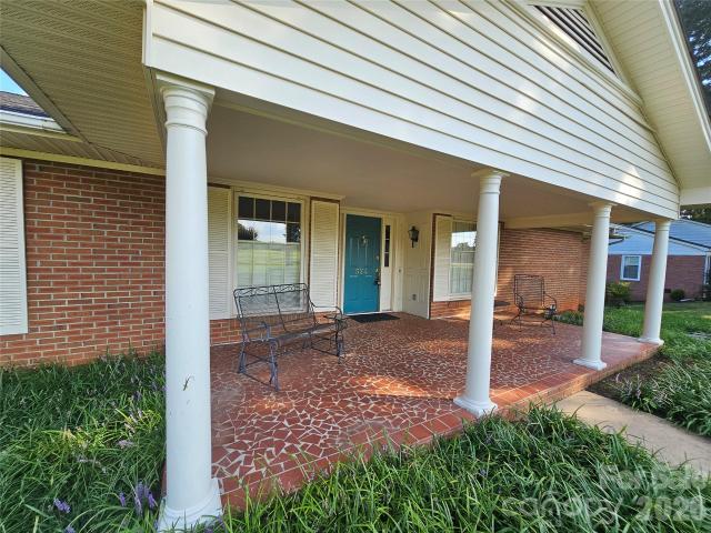 524 Country Club Circle