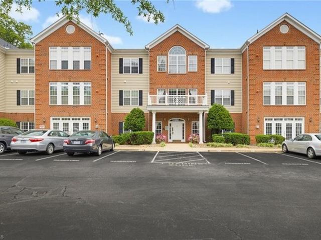 524 College Rd Apt 204, Greensboro, NC 27410