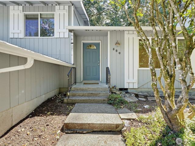 524 Choker Ct SE