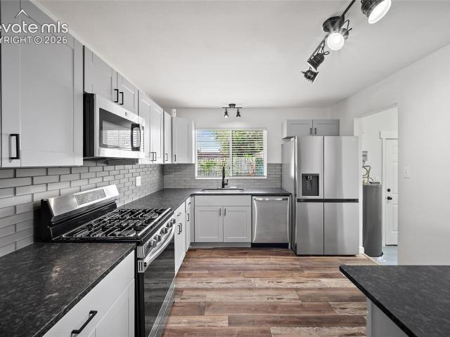 524 Acoma Drive