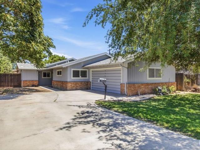 524 B St, Bakersfield, CA 93304