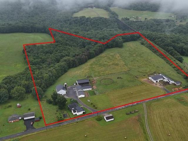524 Barton Chapel Rd, Punxsutawney, PA 15767