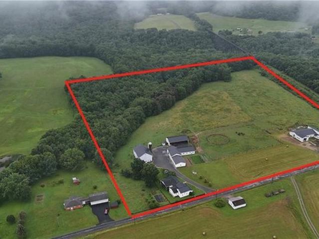524 Barton Chapel Rd, Punxsutawney, PA 15767