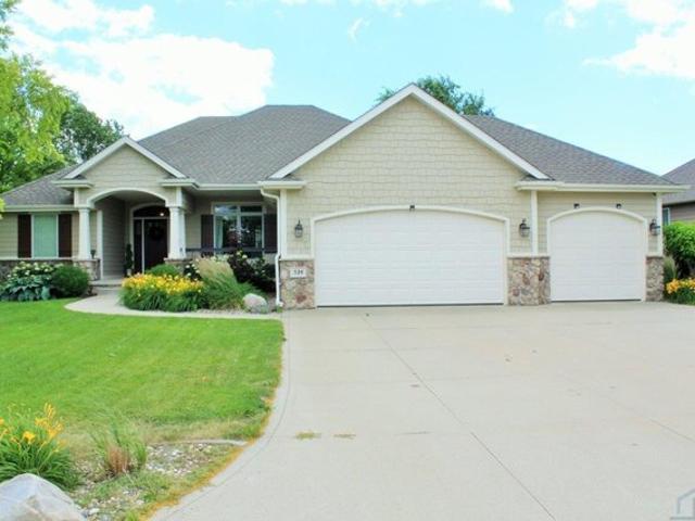524 Bluestem Trl, Dakota Dunes, SD 57049