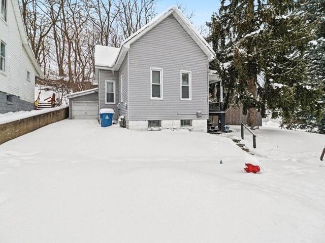 524 Davis St, Manistee, MI 49660