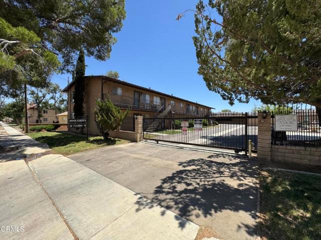524 E Avenue Q 12