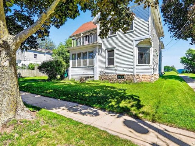 524 E Jefferson St, Stoughton, WI 53589