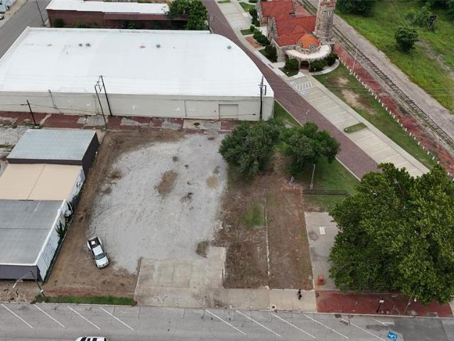524 E Main
