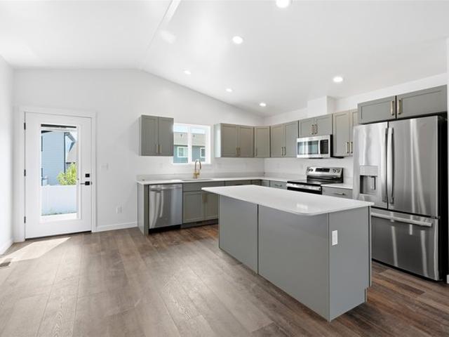 524 Eagle Valley Dr, Kalispell, MT 59901