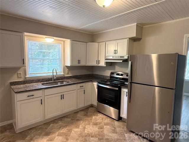 524 Echodale Dr, Charlotte, NC 28217 | MLS #4373 | Compass