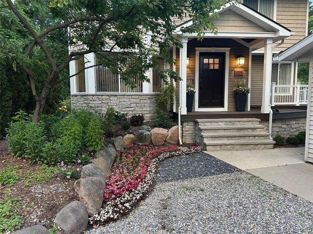 524 Fernhurst Ct, Orion, MI 48362