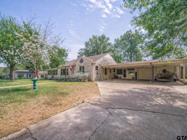 524 Florey St, Kilgore, TX 75662 | MLS #26004 | Compass