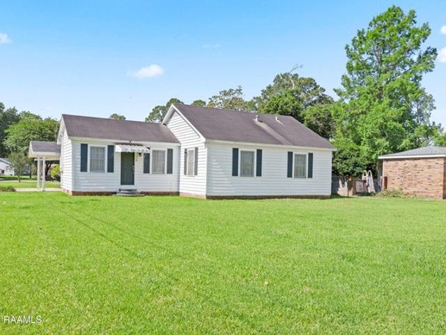 524 Loreauville Rd, New Iberia, LA 70563