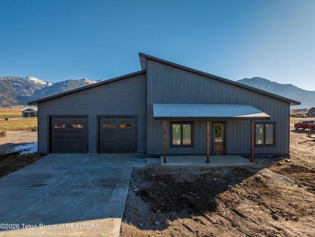 524 Little Greys Loop, Etna, WY 83118