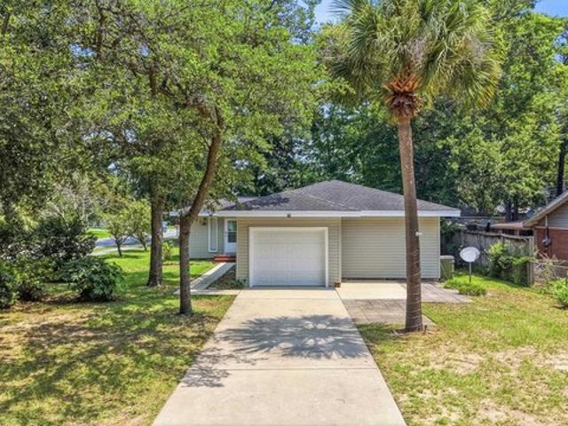 524 Maple Dr, Surfside Beach, SC 29575