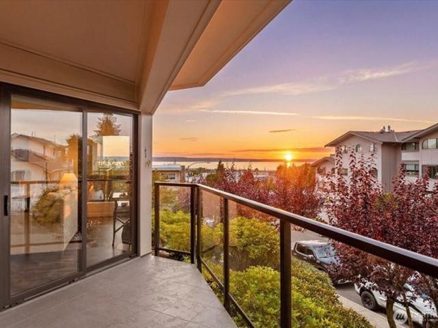 524 Maple St Unit 102, Edmonds, WA 98020