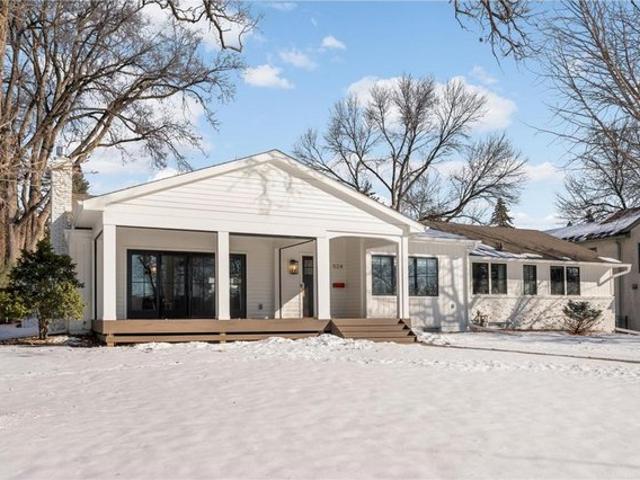 524 Mississippi River Blvd S, Saint Paul, MN 55116
