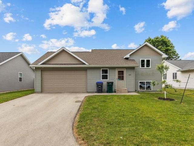 524 Northridge Dr, New London, WI 54961