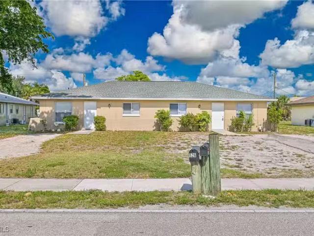 524 SE 24th Ave, Cape Coral, FL 33990 MLS #2025007453