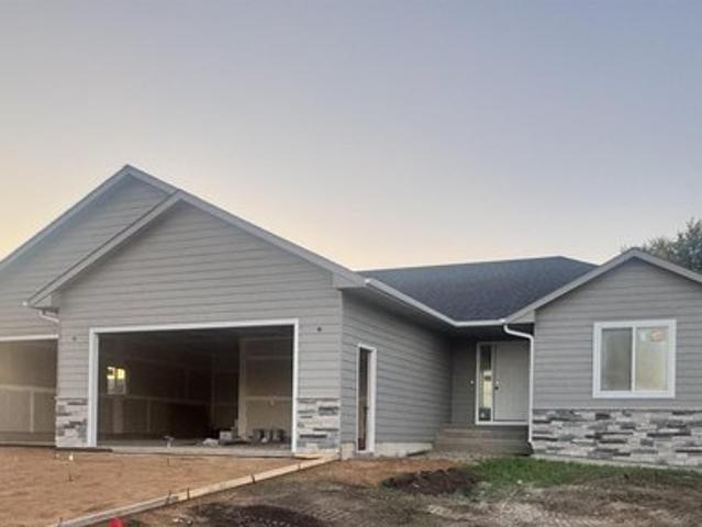 524 Shirley St, Harrisburg, SD 57032