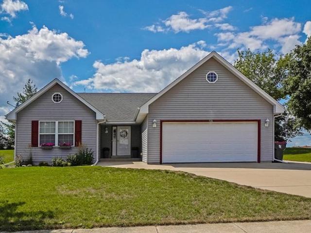 524 Parkview Dr, Johnson Creek, WI 53038