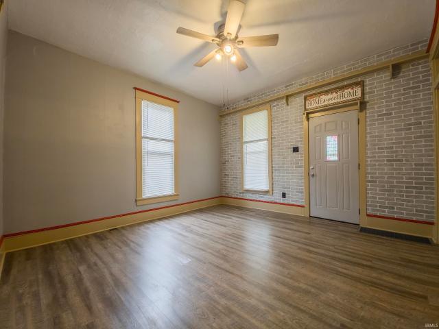 524 W 6th Street