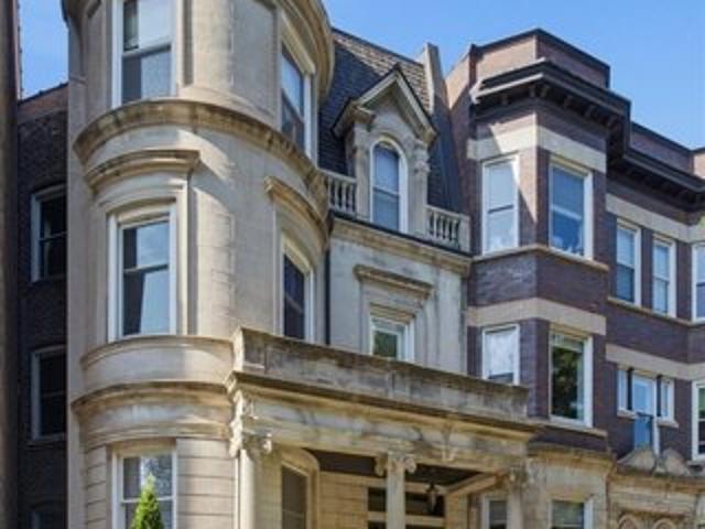 524 W Oakdale Ave Apt 2, Chicago, IL 60657