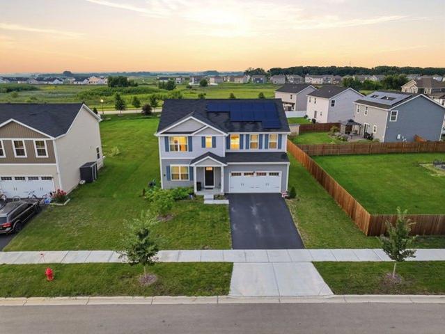 524 Wild Sienna, Hampshire, IL 60140
