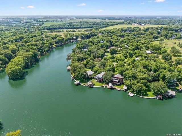 524 Turtle Ln, Seguin, TX 78155