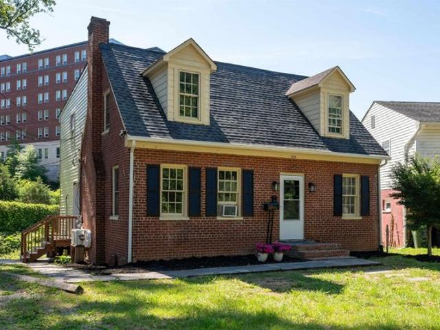 524 Valley Rd, Charlottesville, VA 22903