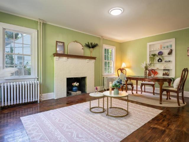 524 Valley Rd