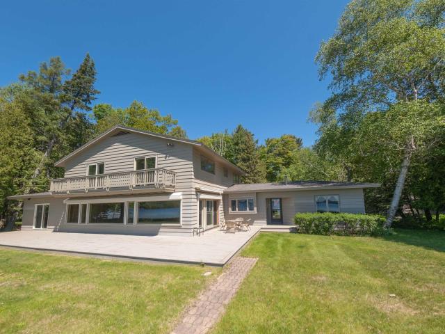 5254 N Manitou Trail