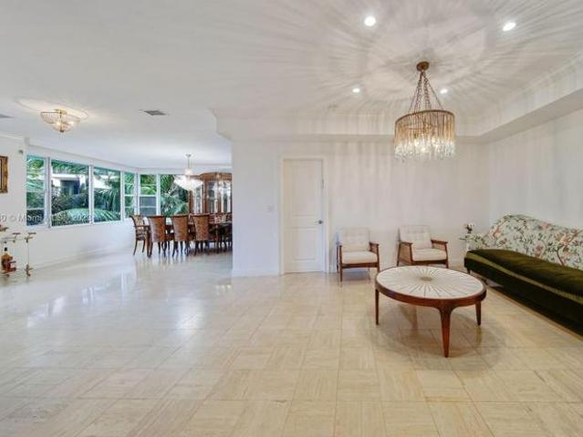 5255 Collins Ave #2J, Miami Beach, FL 33140