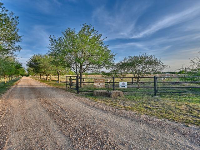 5255 Ganske Rd, Burton, TX 77835 | MLS #42121