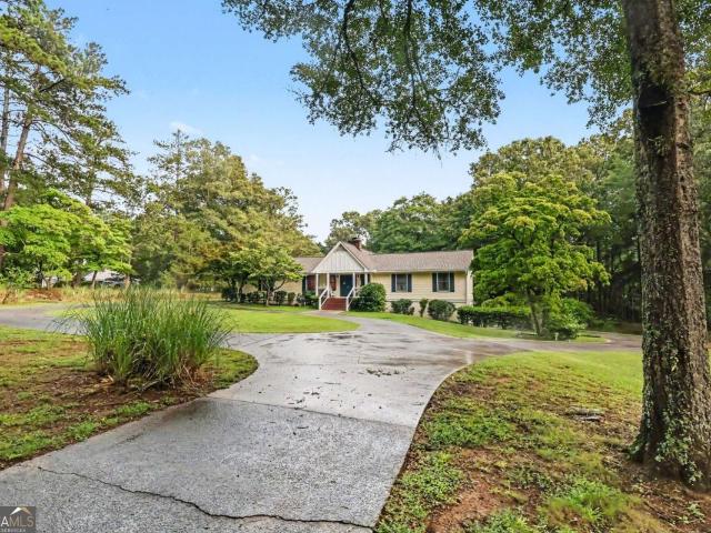 5256 Alexanders Lake Road SW