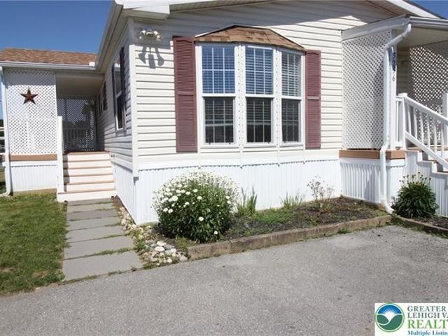 5256 Brunswick Ln, Macungie, PA 18062