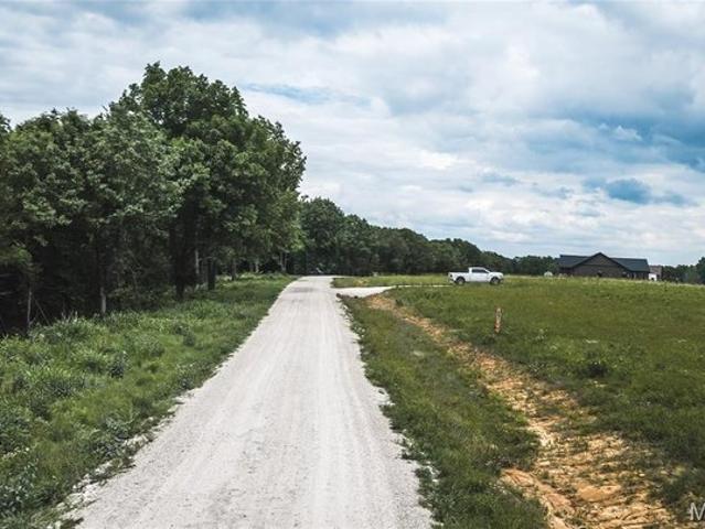 5256 Hobby Farms Rd, De Soto, MO 63020