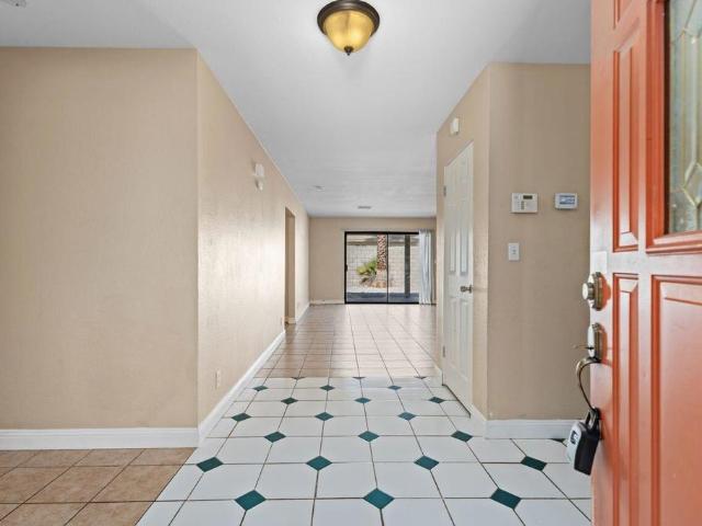52575 Avenida Velasco