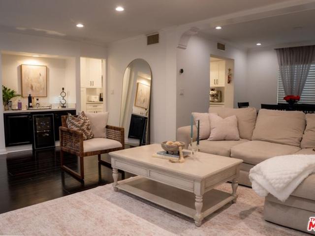 5257 Coldwater Canyon Ave Unit B, Sherman Oaks, CA 91401