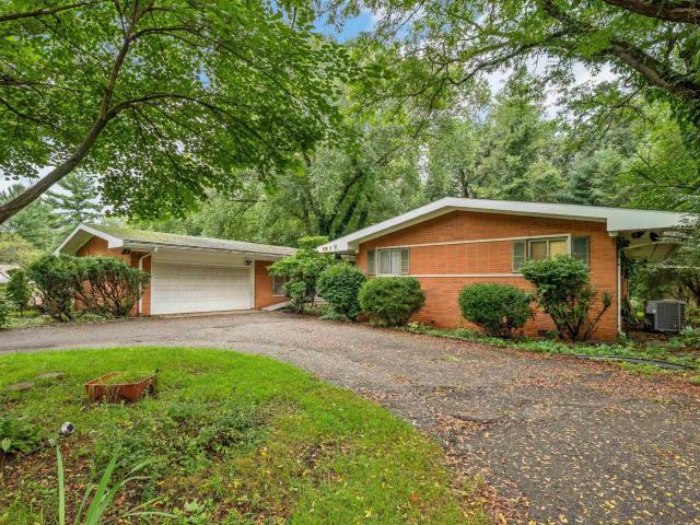 52585 Brooktrails Drive
