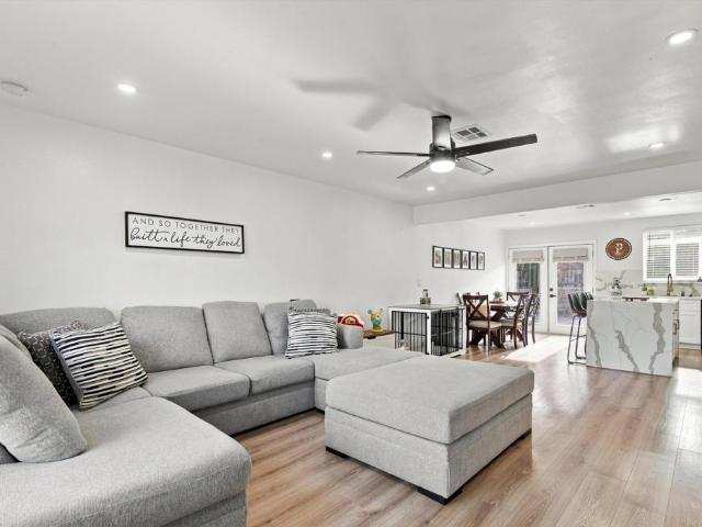 52591 Avenida Martinez