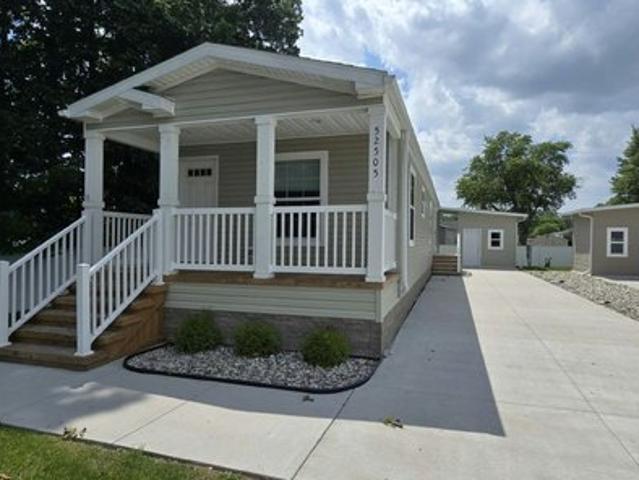 52505 Willow Wood Ct Unit 174, Chesterfield, MI 48051