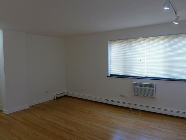5250 N Sheridan 1 Bedroom Apartment for Rent at 5250 N Sheridan Rd, Chicago, IL 60640 Edgewater