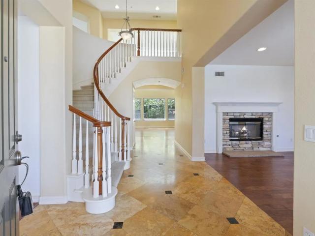 5250 Coleridge CT
